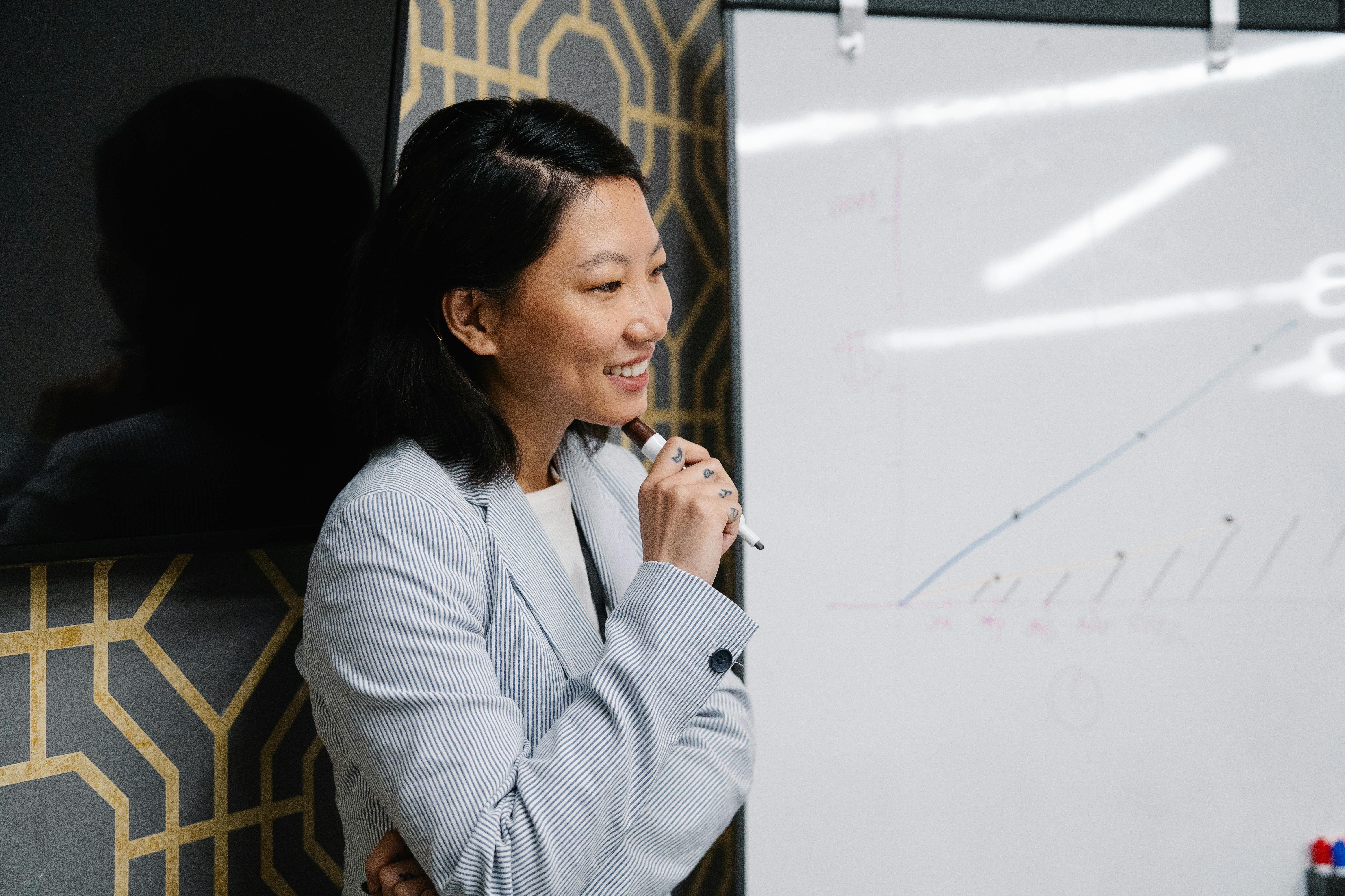 Title Inflation vs. Real Scope: How to Calibrate Seniority in CPG